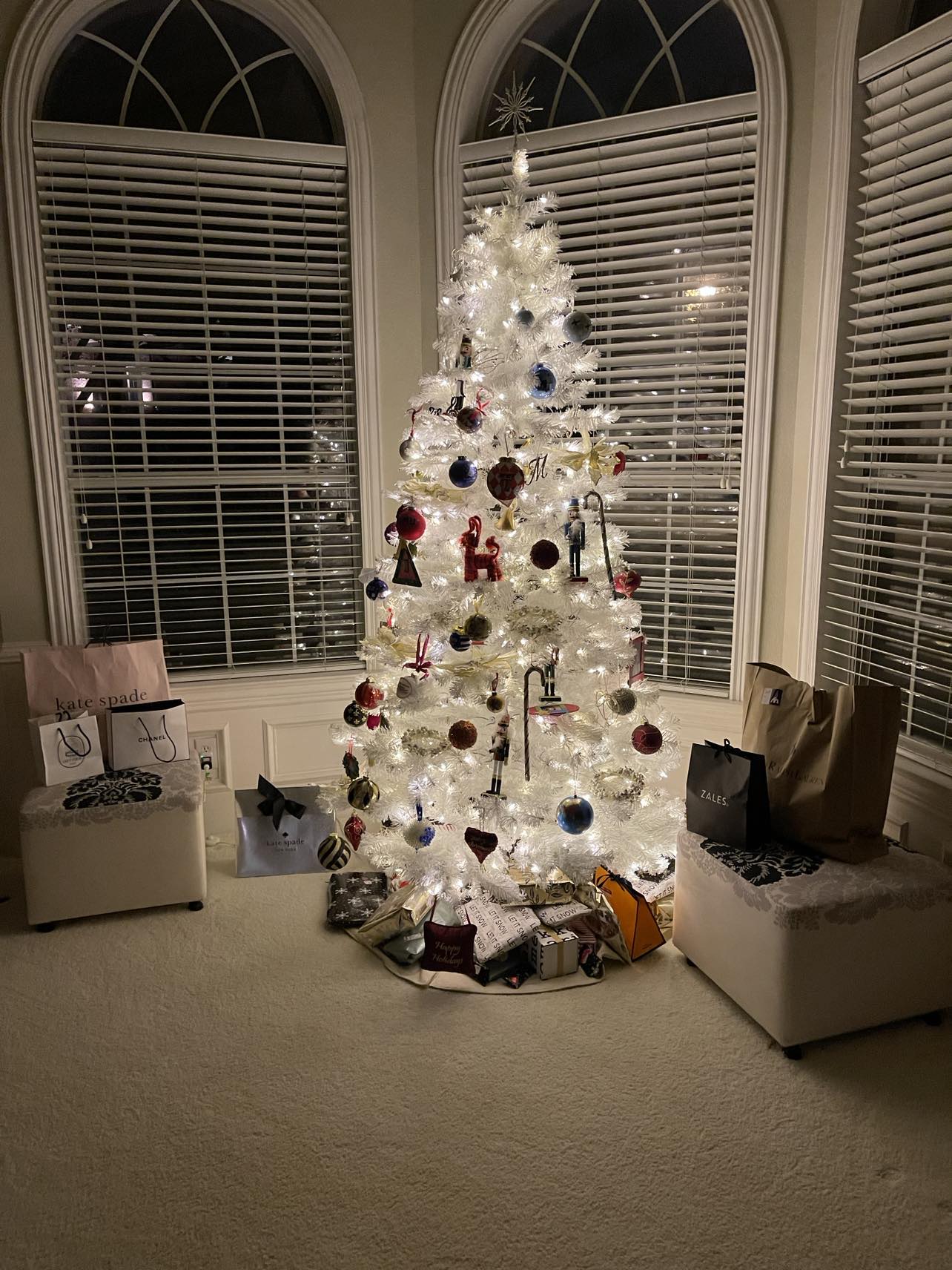 Joulupuu on rakennettu, joulu on ovella... | Kodin Kuvalehti