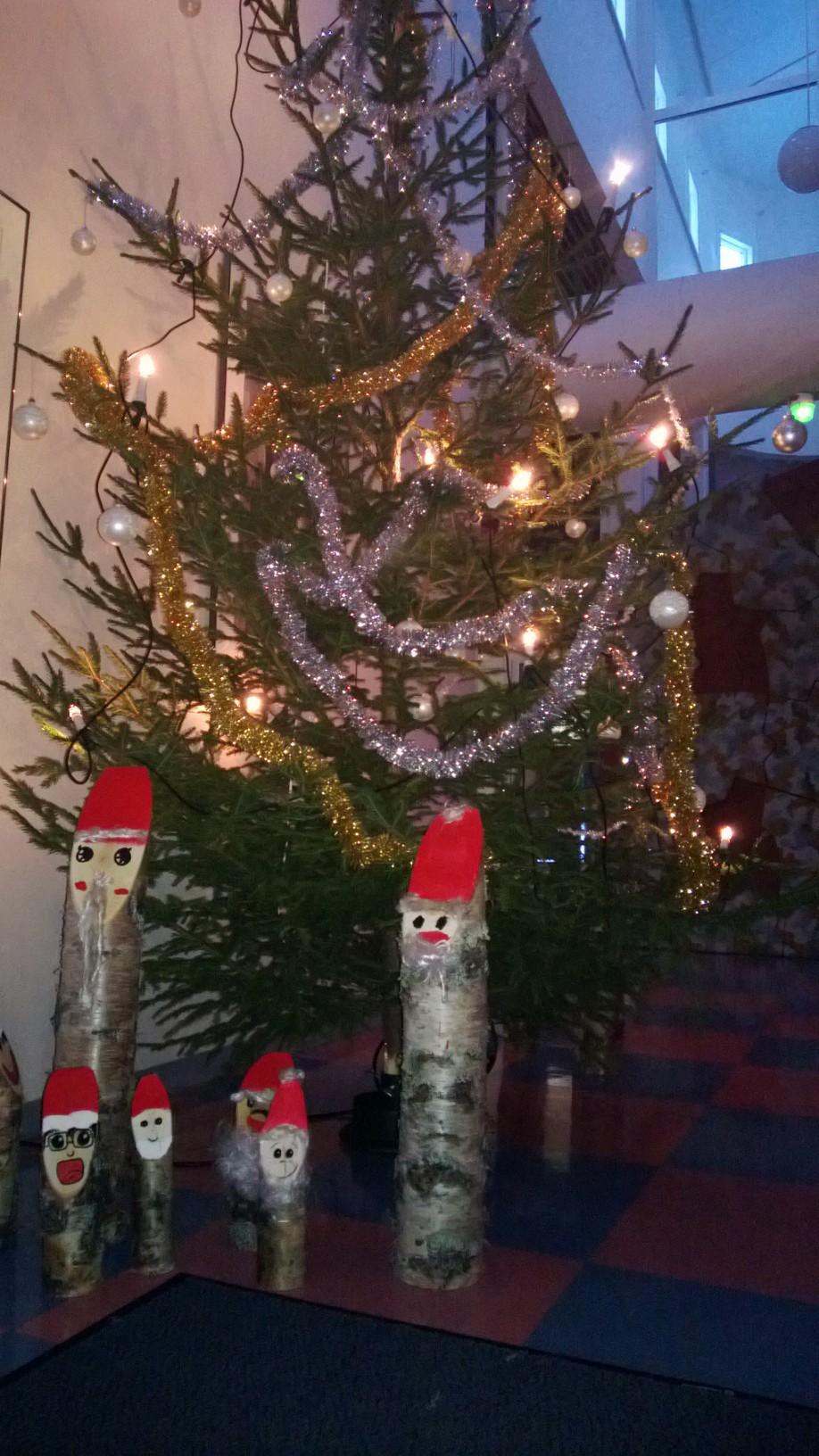 Joulukuusi koristeineen | Kodin Kuvalehti